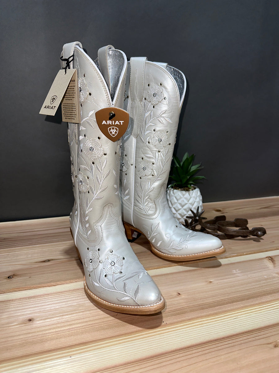 White Romance Boots – Roman Valley Ranch